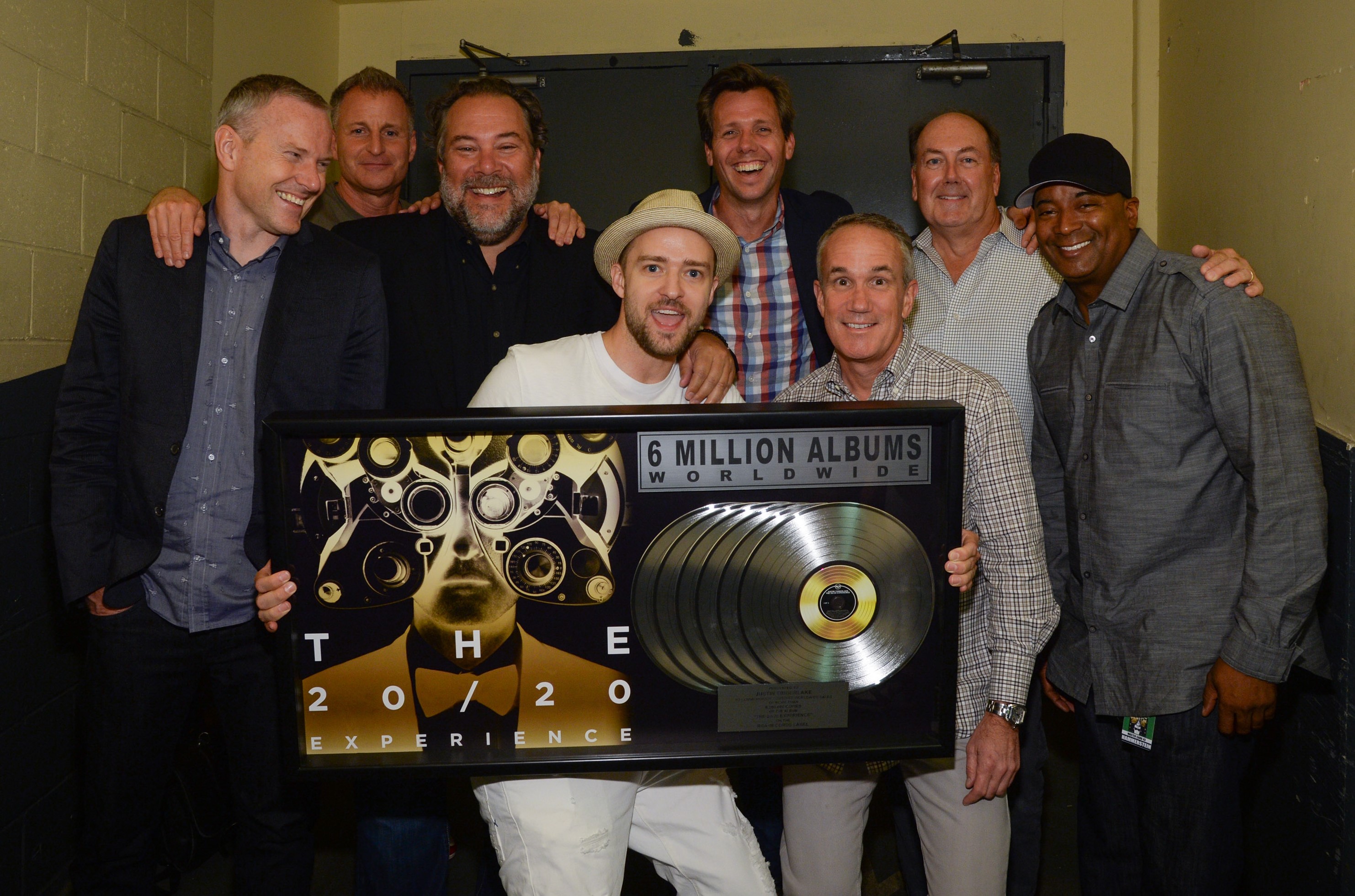 Justin Timberlake Receives Plaque For Selling 6 Million Copies Of '20/ ...