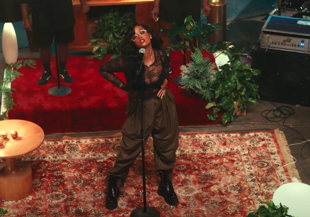 New Video: H.E.R. - 'Damage' - That Grape Juice