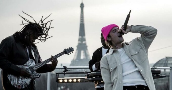 Watch Justin Bieber Performs Justice Songs Somebody Hold On