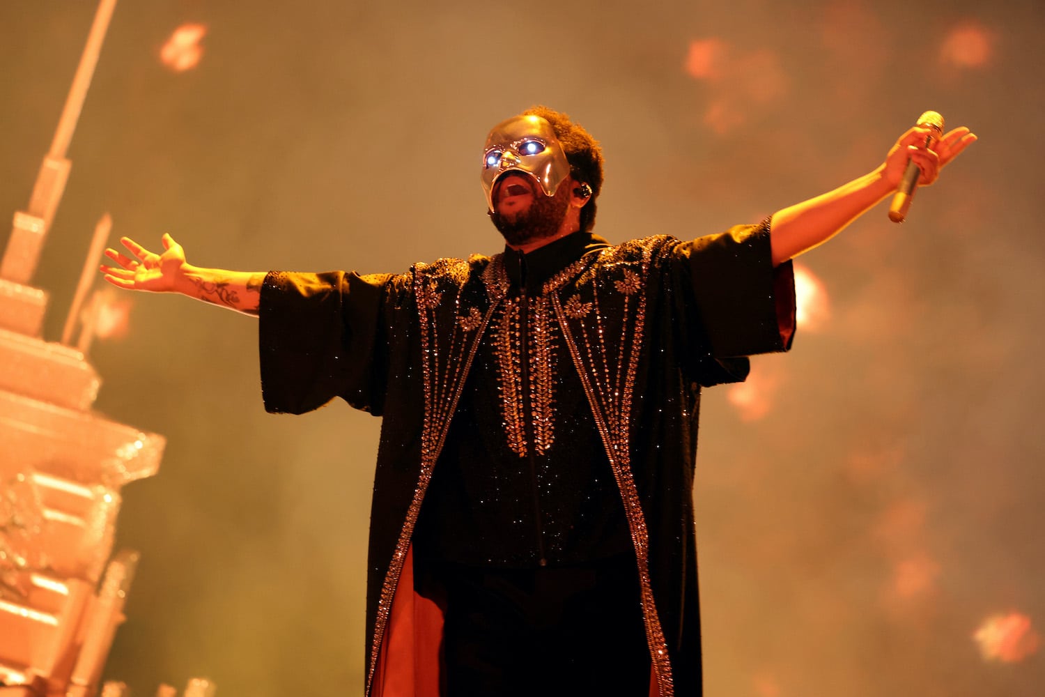 The Weeknd Kicks Off 'After Hours Til Dawn' 2025 Stadium Tour / Setlist ...